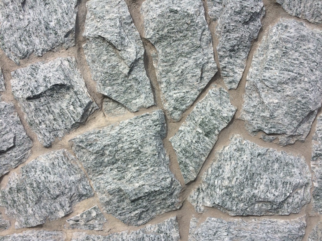 Naturstensmur Gnejs – Bugnato | Stenmagasinet